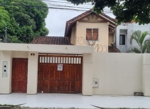 HERMOSA CASA EN VENTA| 7 habitaciones, cocinas, 4 baños privados, 5 A/C. Sup. 340mts2. Sup ...